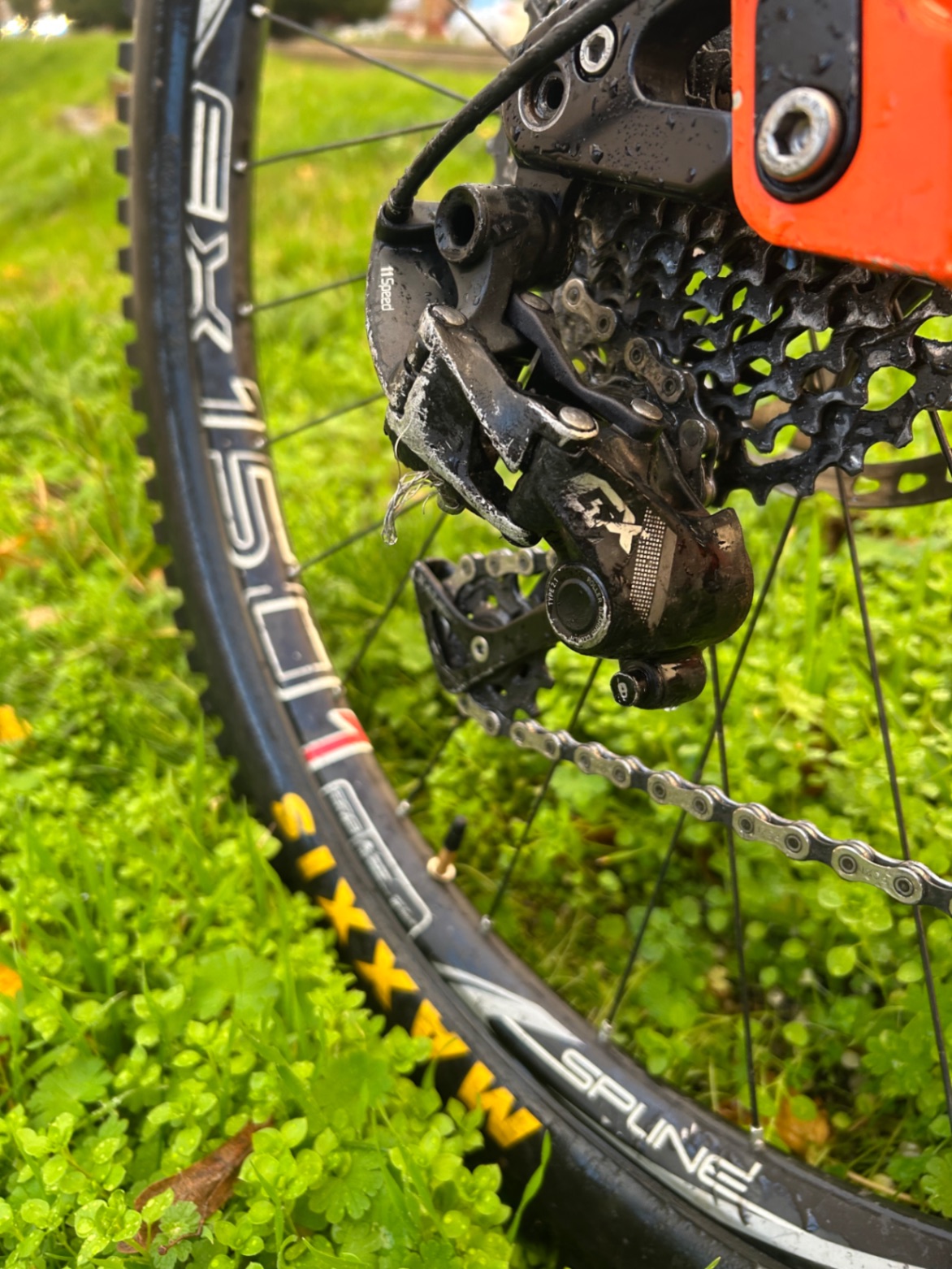 Banshee Rune v2 | Купи в Nameri.Bike